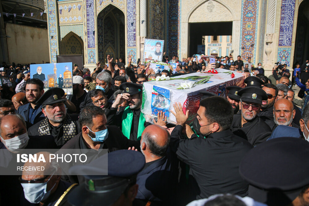 تصاویر| تدفین شهدای حمله تروریستی شیراز