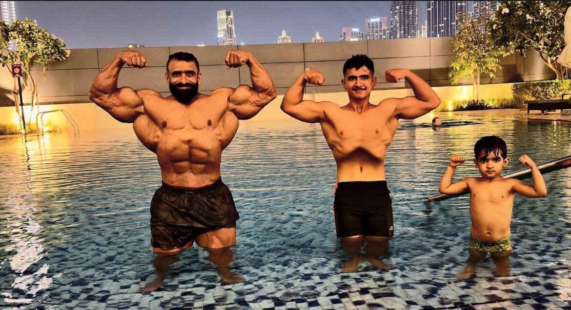 عکس رخ نمایی جذاب هادی چوپان و پسرانش؛ پسر کو ندارد نشان از پدر